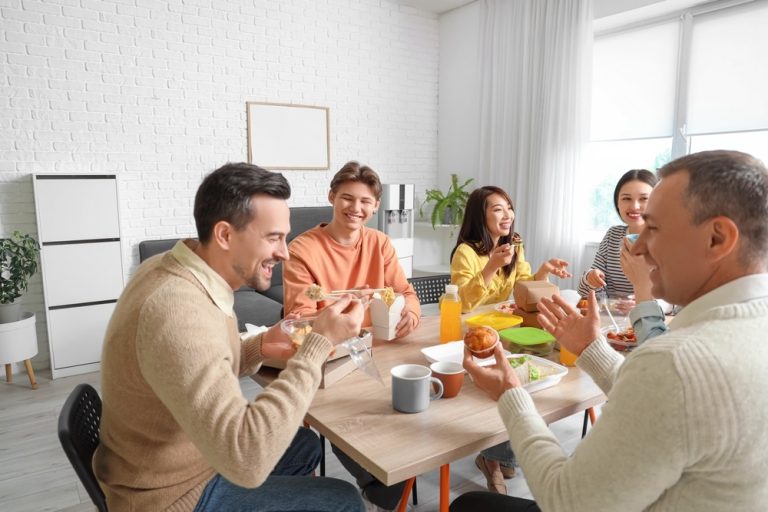 Staff Lunch Ideas to Consider for Your Team in 2025